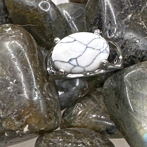Alquimia | Jewelry | White Howlite Silver Ring Victorian Cocktail ...
